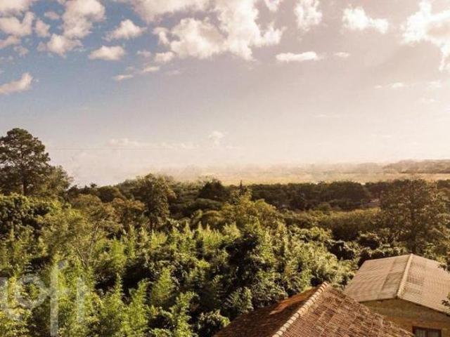 Casa à venda em Belém Novo com 240 m², 3 quartos, 3 vagas
