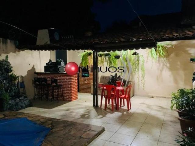 Casa à venda em Belo Horizonte MG, bairro Rio Branco: piscina, 3 quartos, 1 suíte, 3 banheiros, 2 va