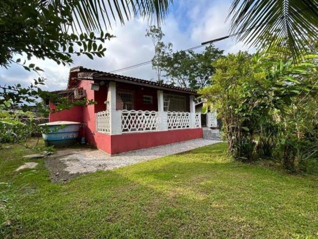 Casa à Venda em Bertioga com 2 dorms, 3 banheiros, 8 vagas e 900m² R$ 600.000