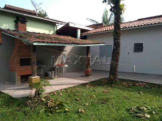 Casa à venda em Bertioga, à 350m da praia com 450m² de terreno e 150m² construida