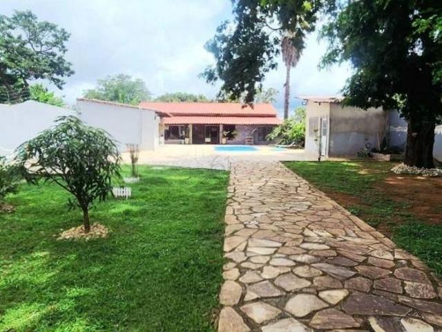 Casa à venda em Brasília — 2 Setor Habitacional Tororó Jardim Botânico ACEITA PERMUTA