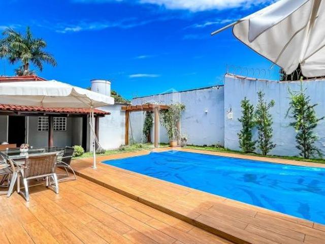 Casa à Venda em Goiânia: 4 Dormitórios e 272m² de Conforto