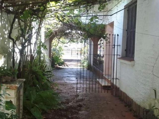 Casa à venda em Glória com 200 m², 4 quartos, 4 vagas