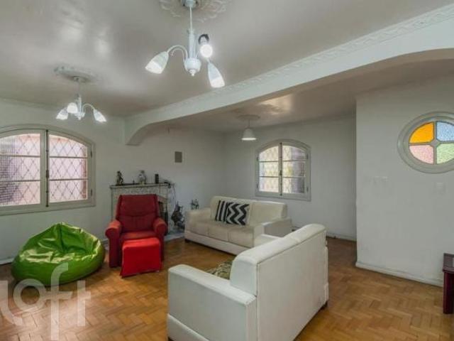 Casa à venda em Glória com 250 m², 5 quartos, 2 vagas