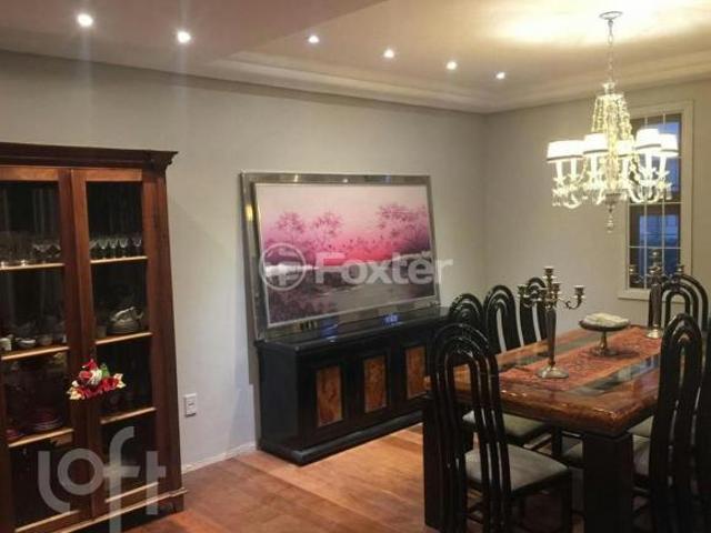 Casa à venda em Glória com 384 m², 3 quartos, 1 suíte, 3 vagas