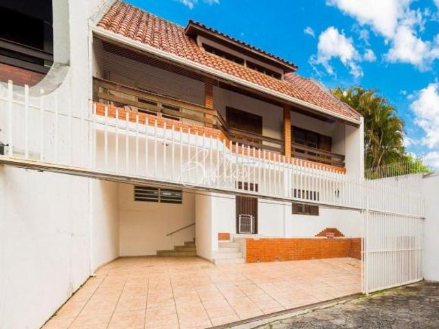 Casa à venda em Guabirotuba