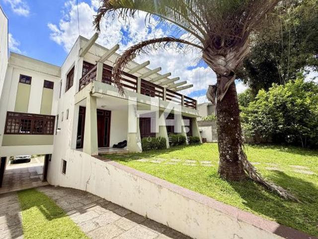 Casa à venda em Guabirotuba
