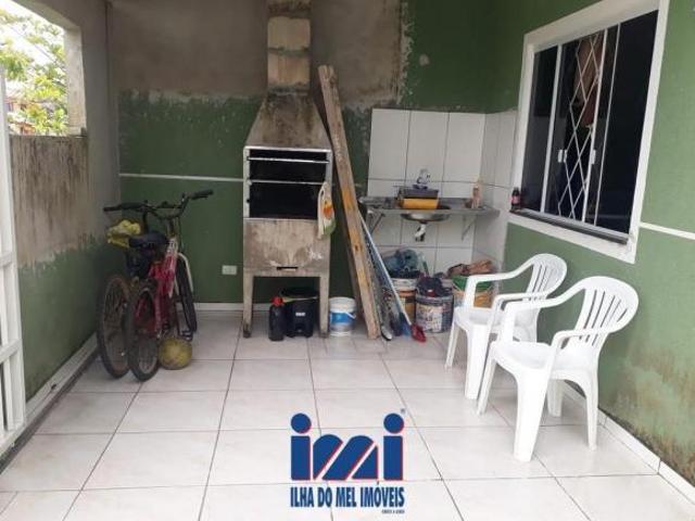 Casa a venda em Guaratuba com 3 quartos
