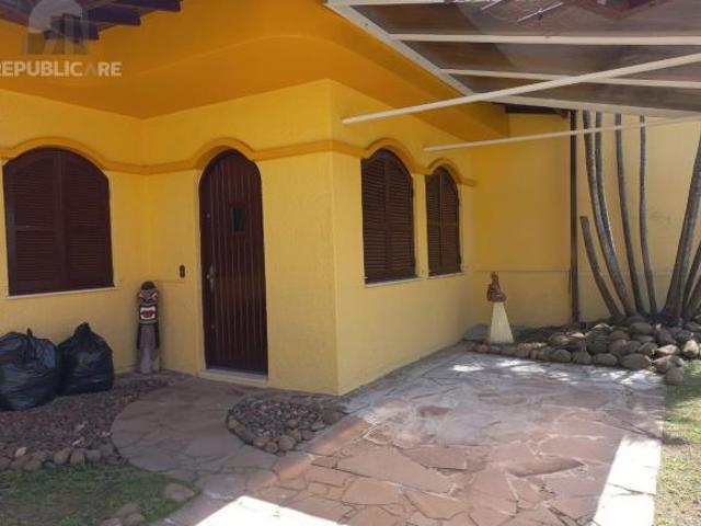 Casa à venda em Guarujá