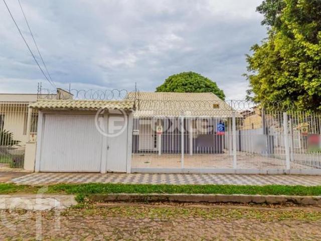 Casa à venda em Guarujá com 220 m², 3 quartos, 1 suíte, 5 vagas