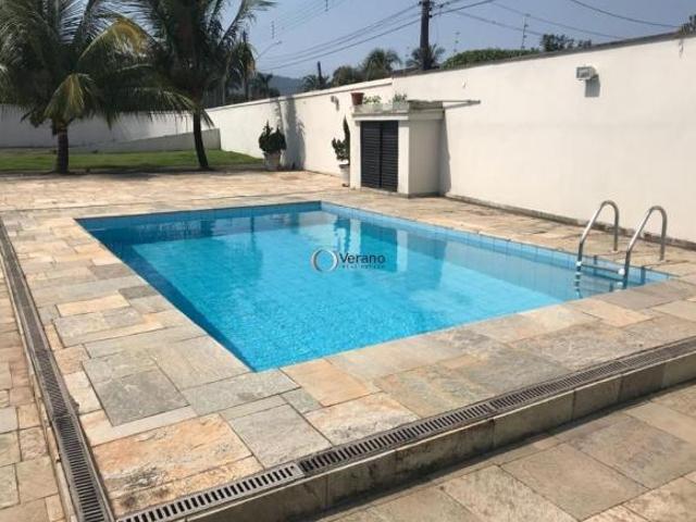 Casa à venda em Guarujá, Enseada Mobiliada, com piscina e churras