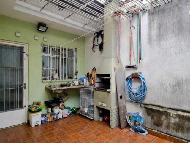 Casa à venda em Guarulhos com 3 suítes, hidromassagem e churrasqueira