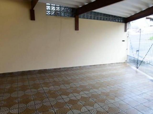 Casa à venda em Guarulhos próximo ao centro com 2 suítes e 2 vagas de garagem