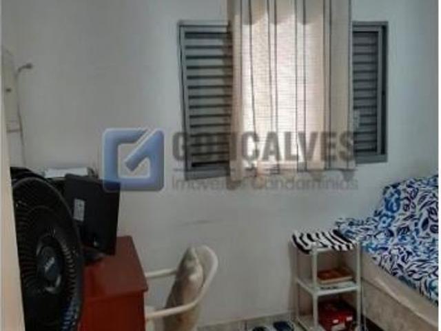 Casa à venda em Demarchi, São Bernardo do Campo – 2 quartos, 2 vagas