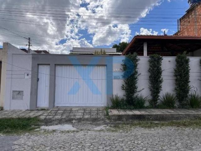 Casa à venda em Divinópolis MG, Bairro Interlagos: 3 quartos, 1 suíte, 2 salas, 1 banheiro, 2 vagas