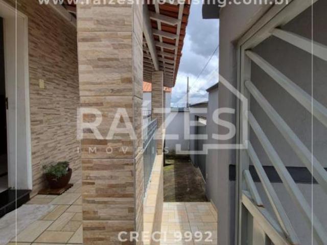 Casa à venda em Elói Mendes, no bairro Jardim Paraiso