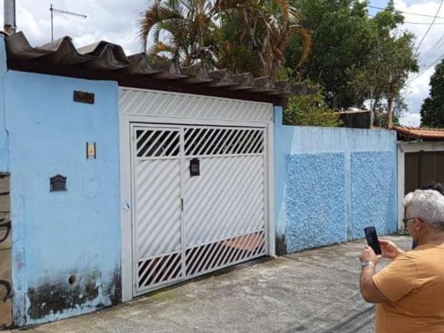 Casa à Venda em Ermelino Matarazzo, São Paulo SP: 2 Quartos, 1 Sala, 1 Banheiro, 3 Vagas de Garagem!