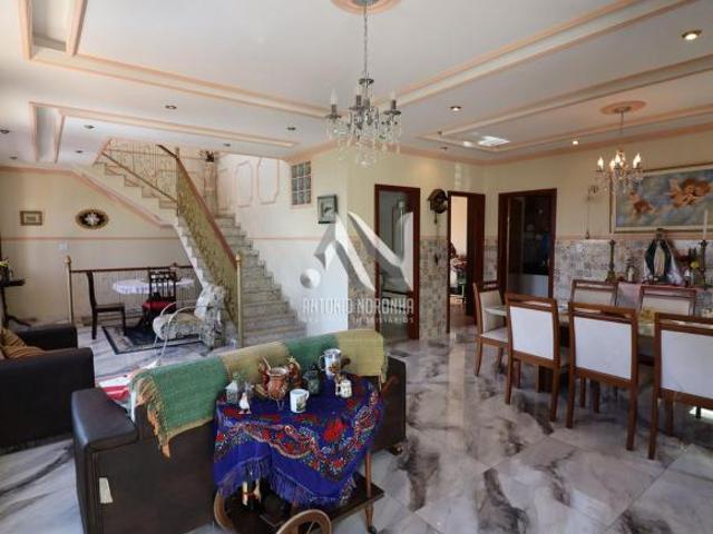CASA A VENDA em ESTILO ALEMÃO, em Conselheiro Lafaiete MG
