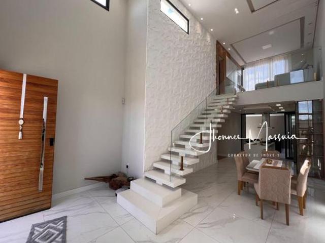 Casa à venda em Estiva Gerbi SP: 2 quartos, 1 suíte, 3 salas, 2 banheiros, 2 vagas de garagem, 163m²