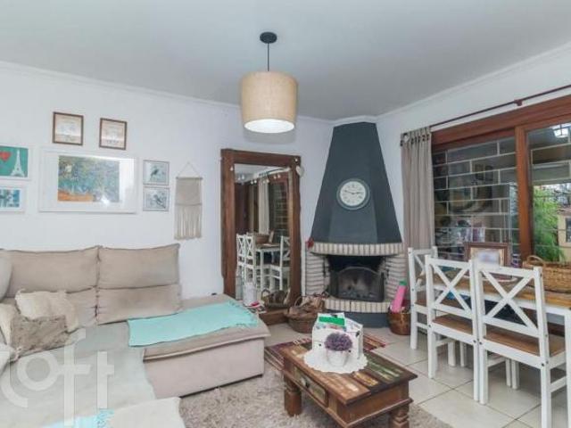 Casa à venda em Espírito Santo com 144 m², 3 quartos, 1 suíte, 3 vagas