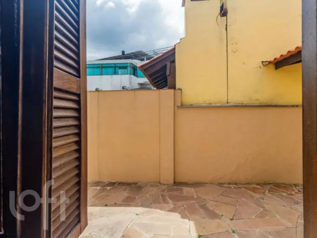 Casa à venda em Espírito Santo com 161 m², 4 quartos, 1 suíte, 5 vagas