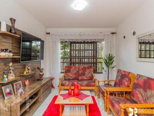 Casa à venda em Espírito Santo com 165 m², 3 quartos, 1 suíte, 2 vagas
