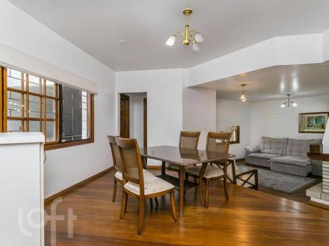 Casa à venda em Espírito Santo com 243 m², 5 quartos, 1 suíte, 3 vagas