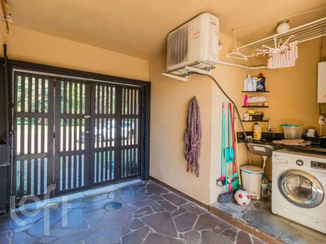 Casa à venda em Espírito Santo com 280 m², 3 quartos, 1 suíte, 3 vagas