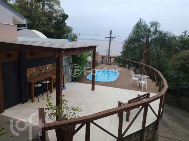 Casa à venda em Espírito Santo com 304 m², 3 quartos, 1 suíte, 4 vagas