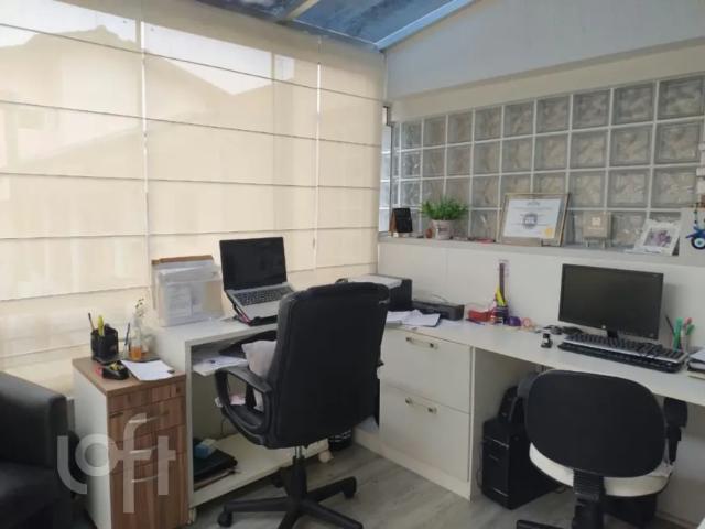 Casa à venda em Espírito Santo com 304 m², 3 quartos, 1 suíte, 4 vagas