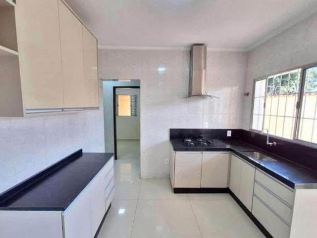 Casa à Venda em Espírito Santo do Pinhal I 3 Quartos I 1 Suíte I 2 Vagas I Quintal