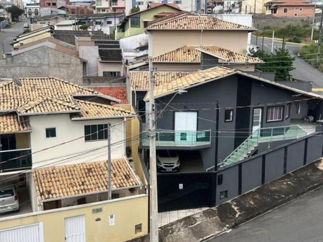 CASA À VENDA EM EXTREMA – MG DA FINANCIAMENTO TEM ESCRITURA