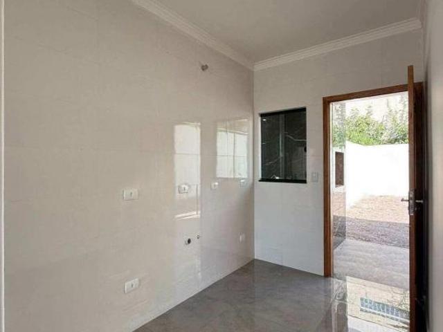 Casa à venda em Fazenda Rio Grande, com 3 quartos, 57m²