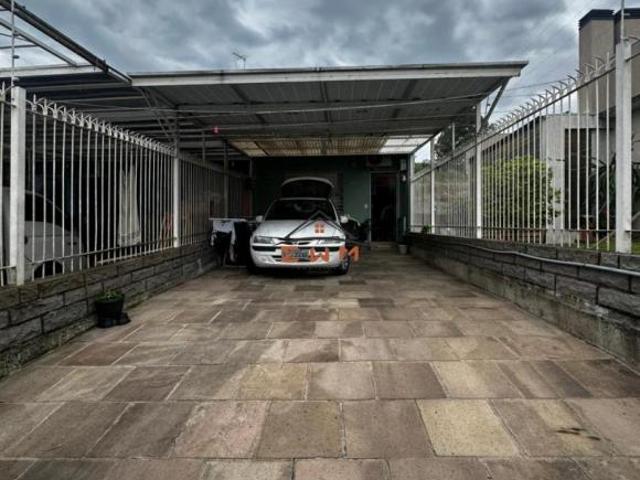 Casa à venda em Farroupilha, Belvedere: oportunidade única!