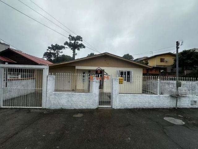 Casa à venda em Farroupilha, São José 3 Dormitórios, Pátio e 2 Va