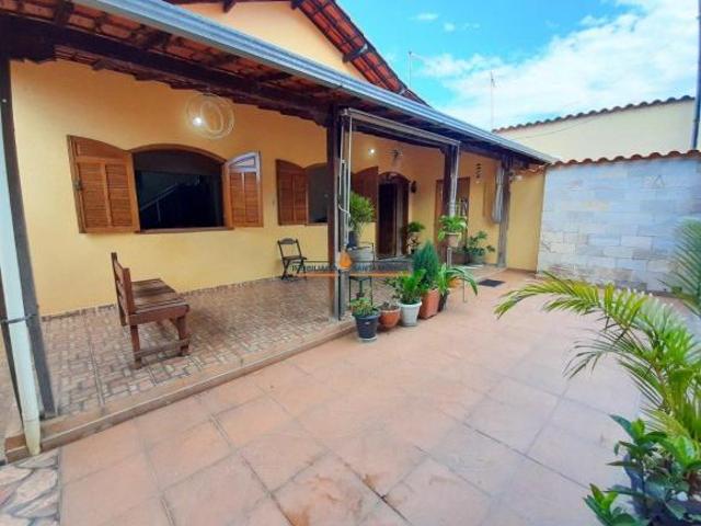 Casa à venda em Floramar