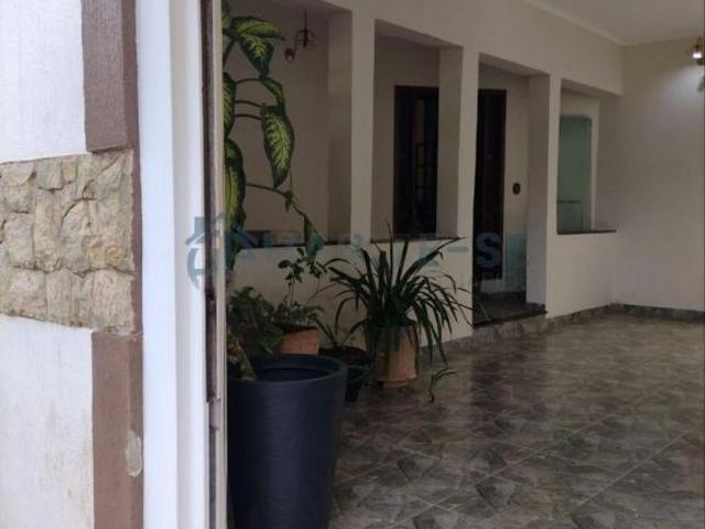 Casa à venda em Franca SP, Parque do Castelo: 4 quartos, 4 suítes, 2 salas, 1 banheiro, 4 vagas, 330