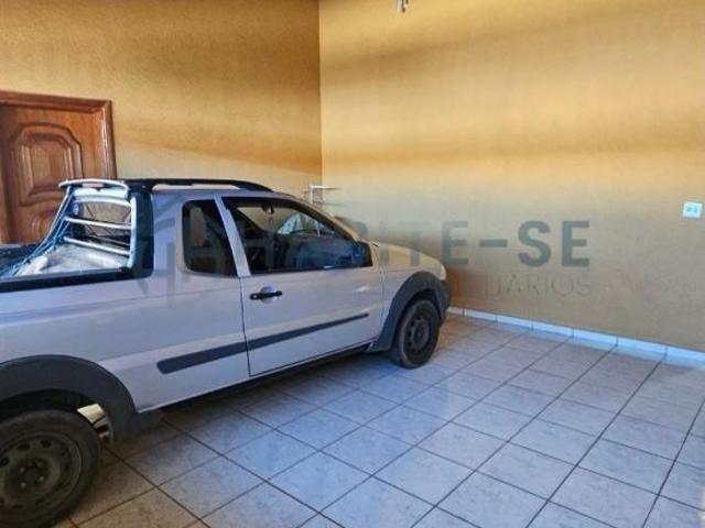 Casa à venda em Franca SP, Residencial Chico Neca: 2 quartos, 2 salas, 1 banheiro e 3 vagas de garag