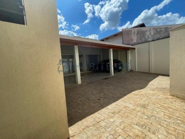 Casa à venda em Franca SP: Residencial São Domingos, 3 quartos, 2 salas, 1 banheiro, 4 vagas de gara