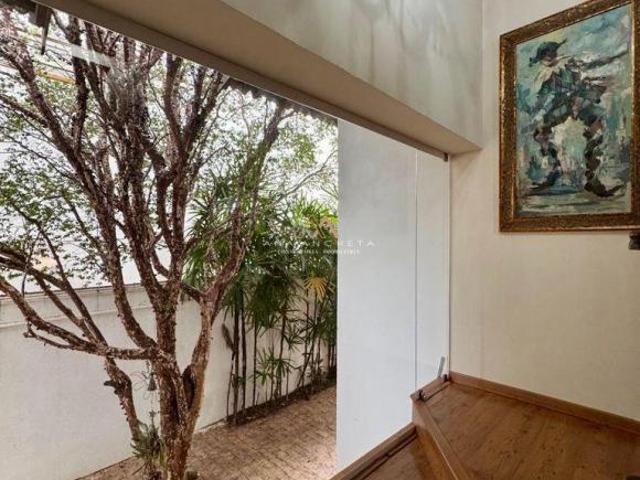 Casa à venda em frente ao lazer, no Village Santa Helena, com 4 dormitórios
