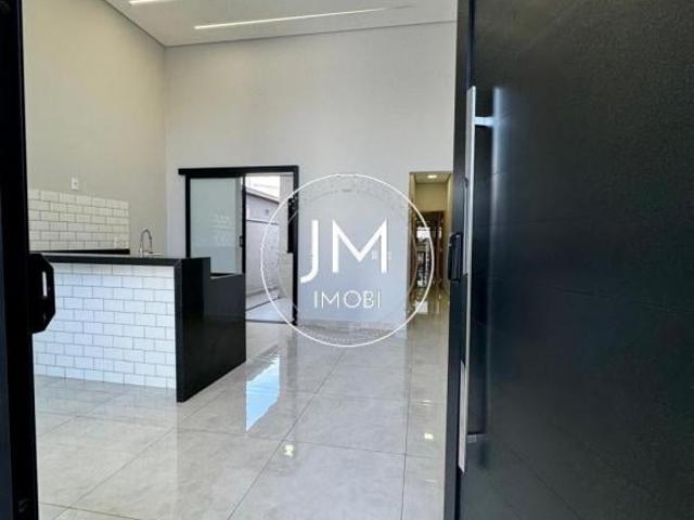 Casa a venda em Hortolândia com 2 quartos sendo 1 suíte e 2 vagas no Jardim Novo Cambuí