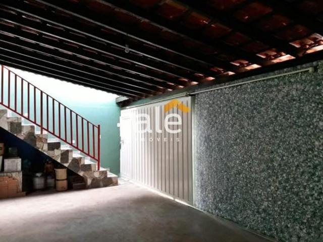 Casa à venda em Hortolândia SP com 2 quartos, 1 sala, 1 banheiro, 3 vagas de garagem e 141m²!