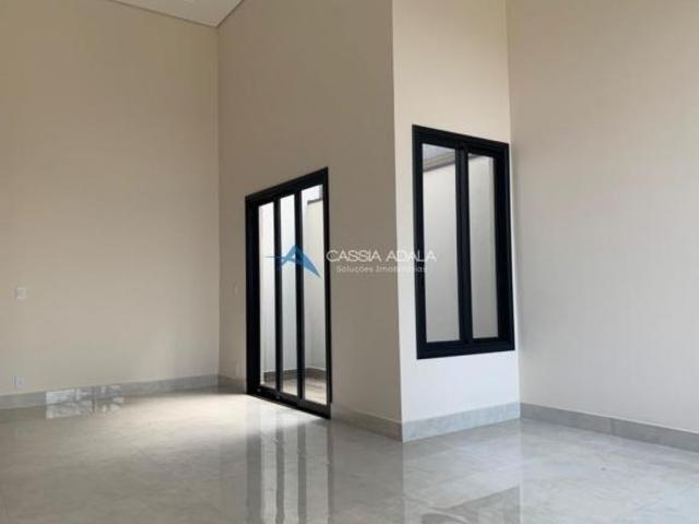 Casa à venda em Hortolândia, Parque Olívio Franceschini, com 3 suítes, com 152 m²