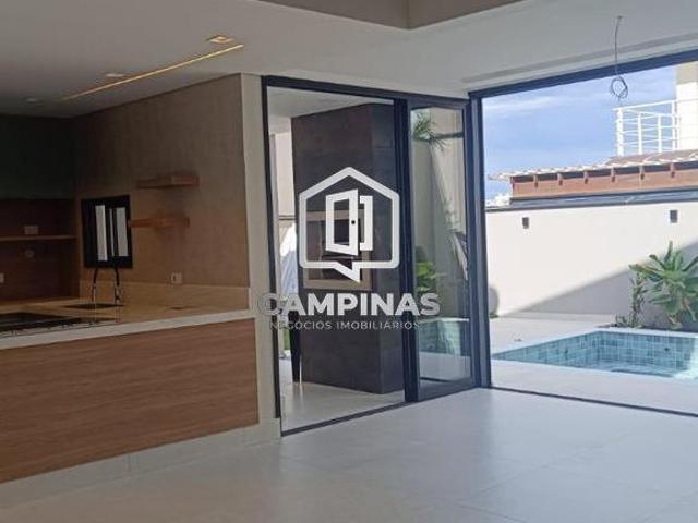 Casa à venda em Hortolândia, Parque Ortolândia, com 3 suítes, com 210 m²