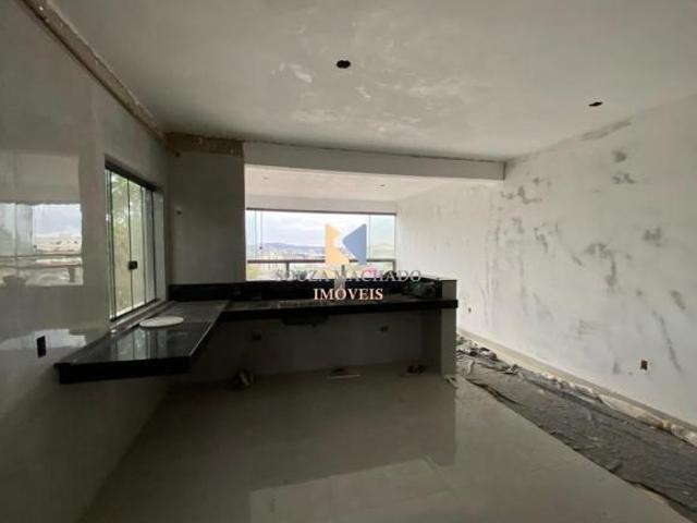 Casa à venda em Heliópolis