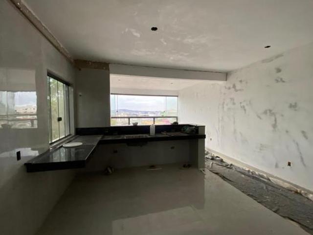 Casa à venda em Heliópolis