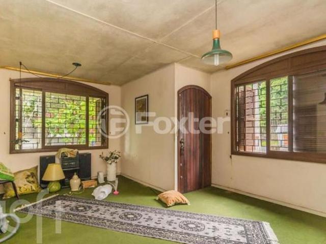 Casa à venda em Higienópolis com 203 m², 5 quartos, 4 vagas