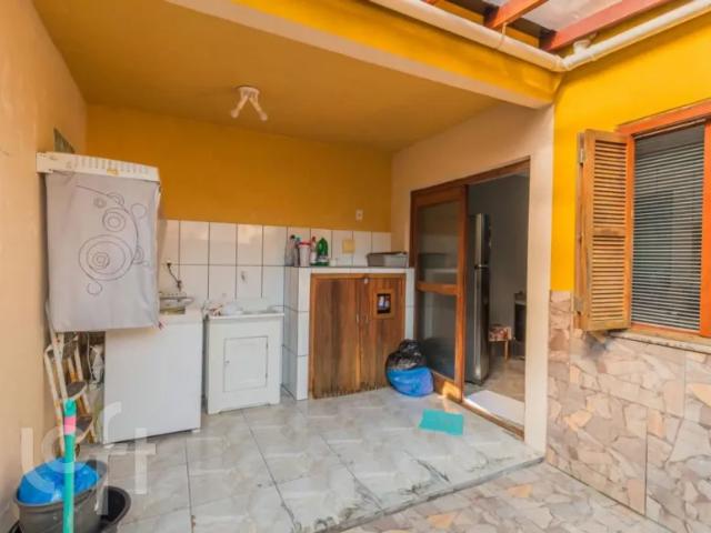 Casa à venda em Hipica com 72 m², 2 quartos, 1 suíte, 2 vagas