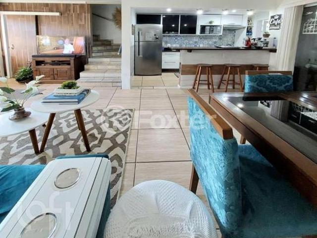 Casa à venda em Hipica com 118 m², 2 quartos, 4 vagas