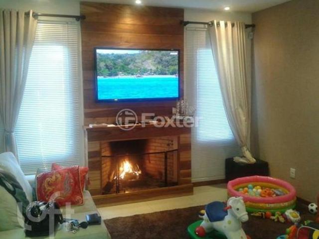 Casa à venda em Hipica com 200 m², 4 quartos, 1 suíte, 3 vagas